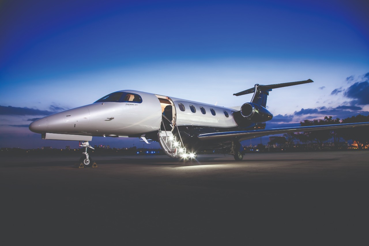 Embraer (EMBR3) decola e fecha entre as maiores altas do Ibovespa