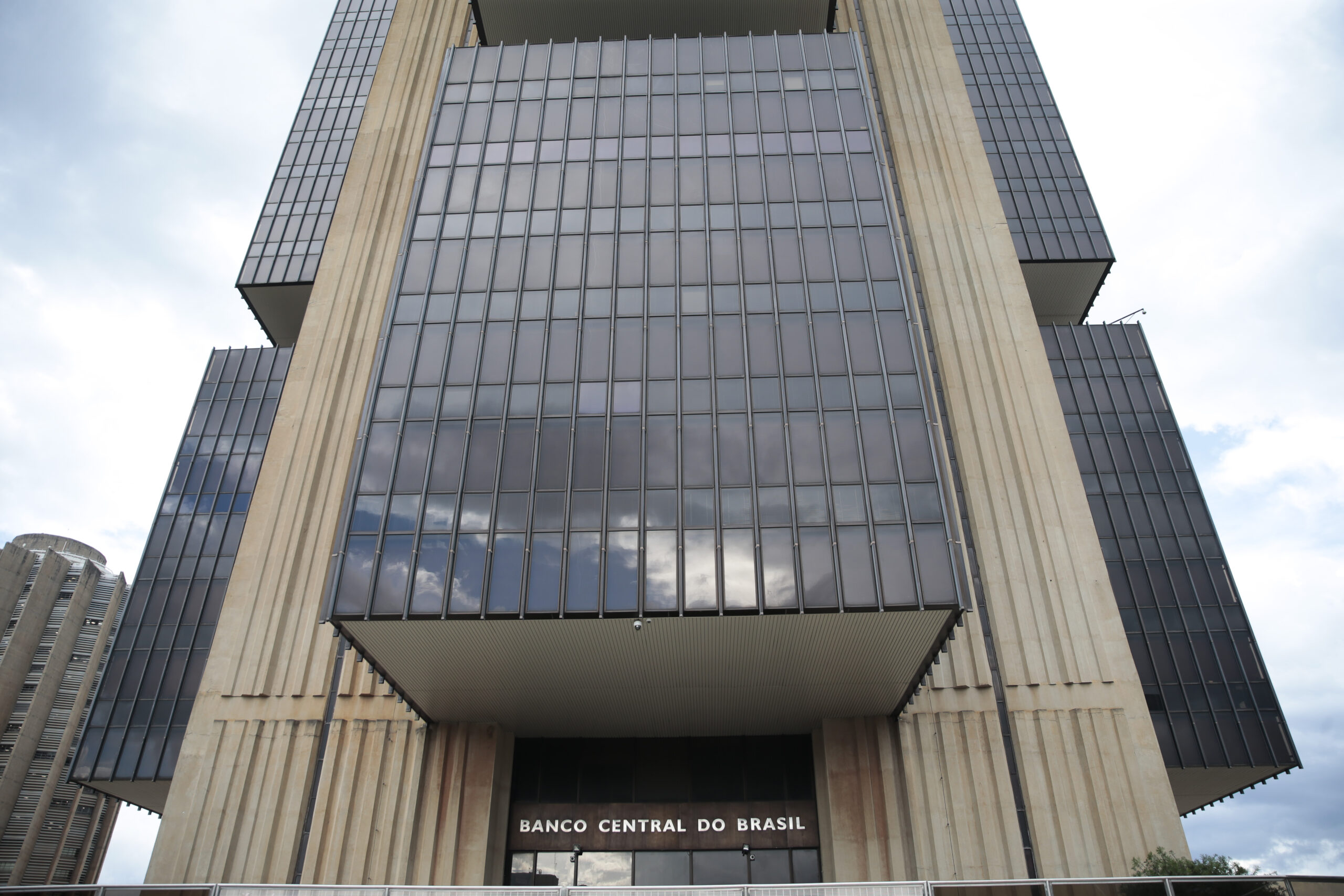 Mercado Eleva Projeção Da Selic Para 13 75 Em 2022