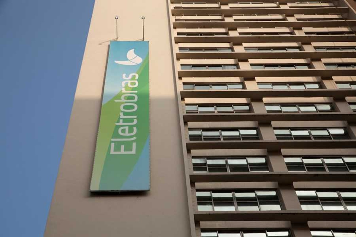 Eletrobras (ELET3) confirma aval para a incorporação de Furnas