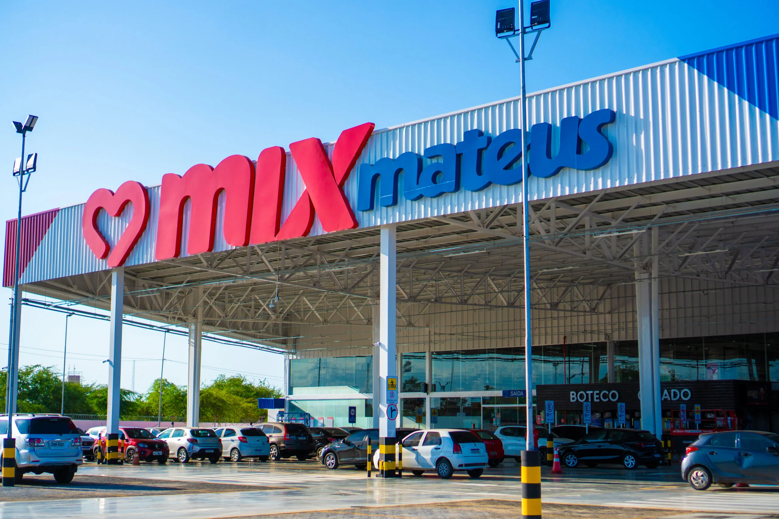 Grupo Mateus (GMAT3) cai 10% após balanço do 3T25