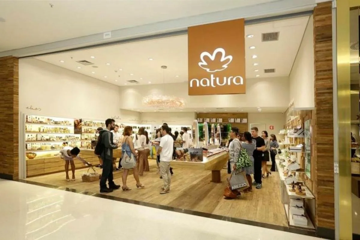 Natura (NATU3): XP reforça recomendação após venda da Avon