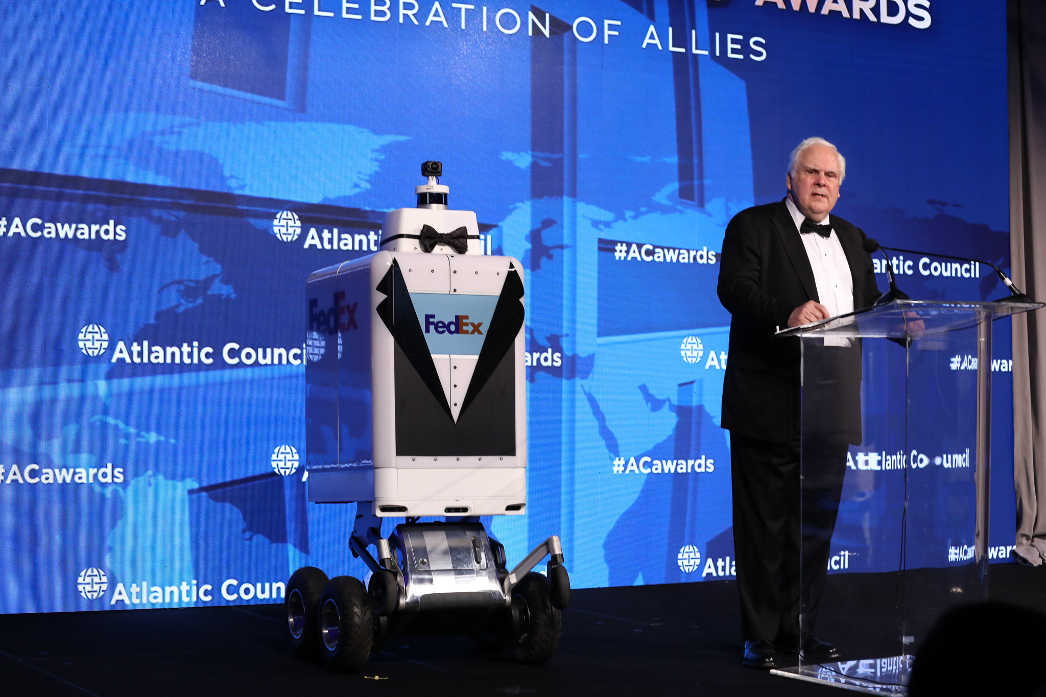 Frederick Smith - biografia do fundador e atual CEO da FedEx