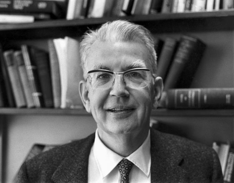 Ronald Coase - responsável pelo Teorema de Coase e vencedor do Nobel