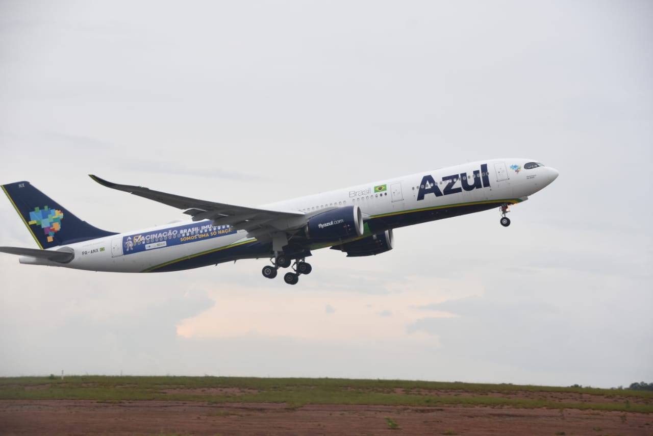 Azul capta R$ 7,4 bilhões em oferta e converte dívidas